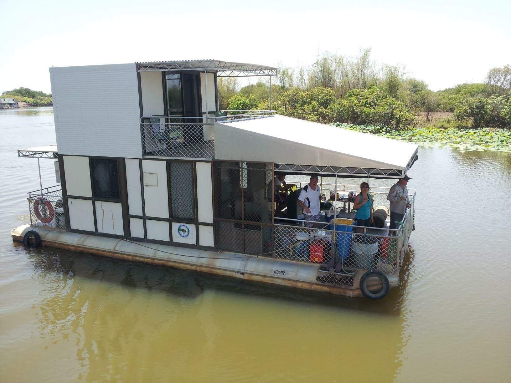 Bravery Awards: men recognised after fatal houseboat sinking during ...