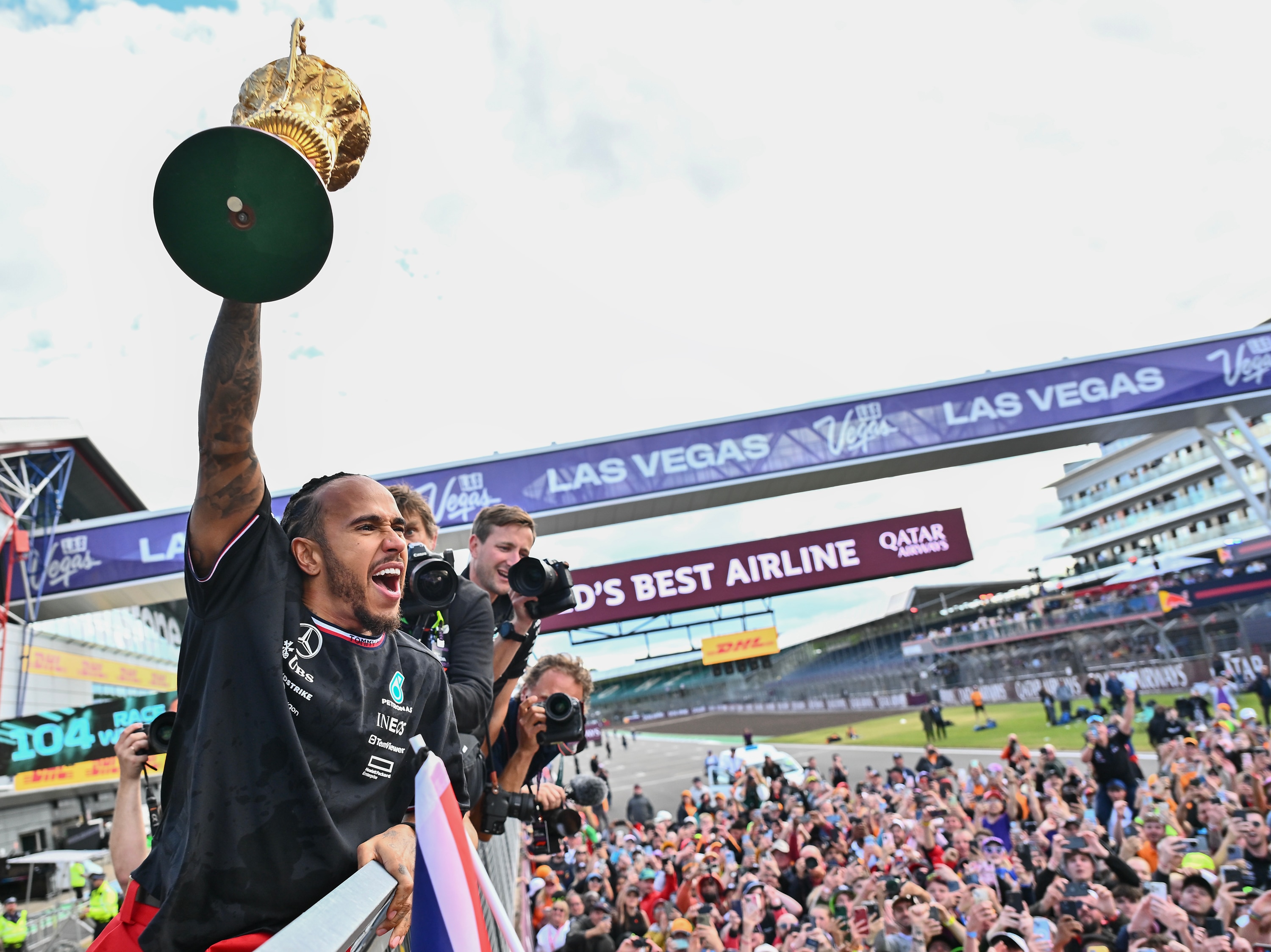 Lewis Hamilton wins British grand prix at Silverstone for first Formula ...