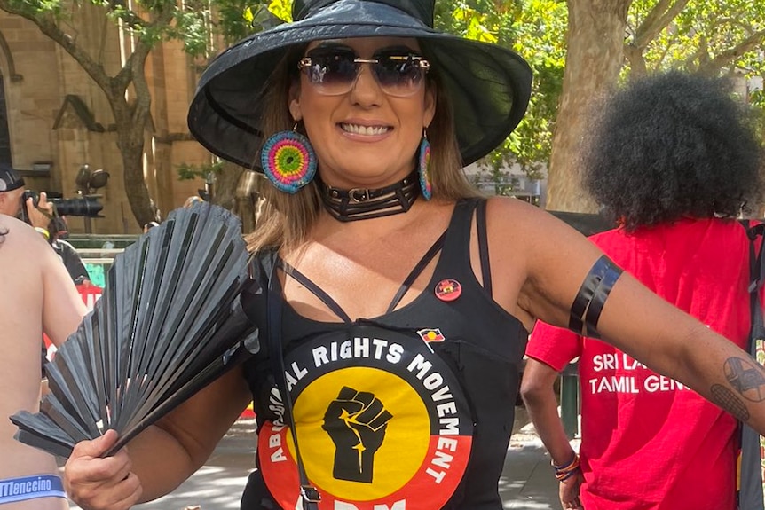 Federal senator Lidia Thorpe halts Sydney's Mardi Gras parade with ... Federal senator Lidia Thorpe halts Sydney's Mardi Gras parade with ...