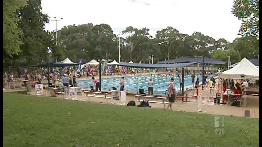 Calls for compulsory school swimming lessons - ABC News