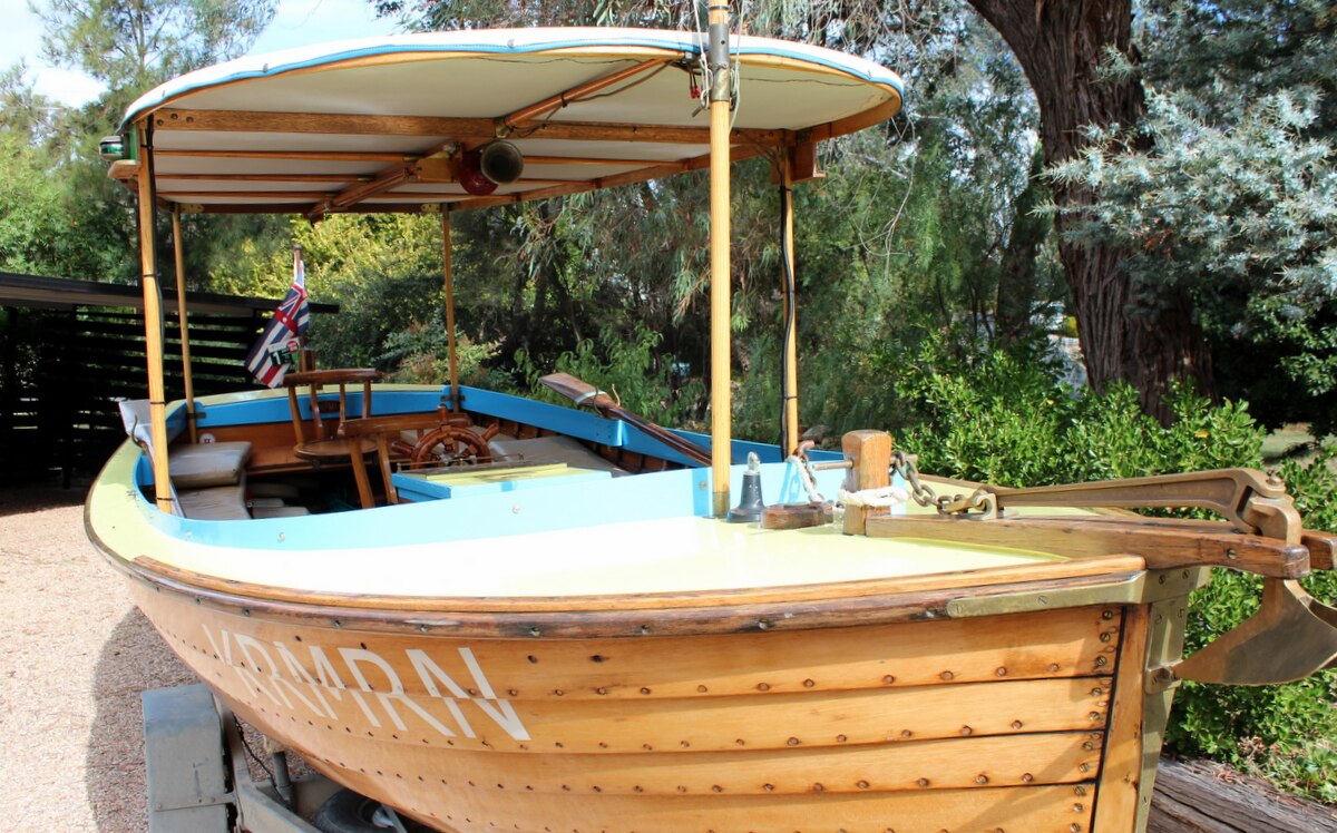 Restoring old boats requires skills that take years to mast-er - ABC News