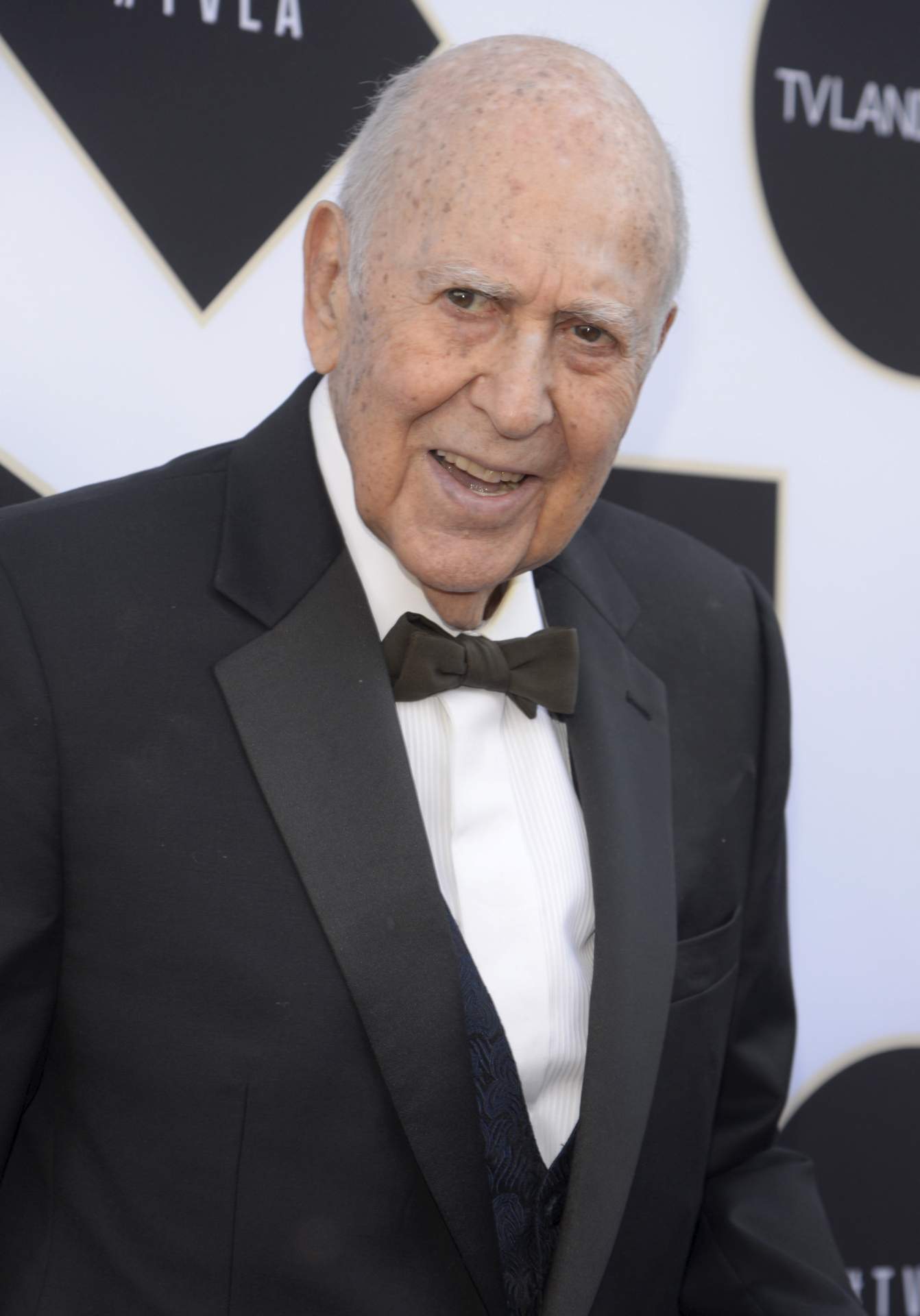 Carl Reiner, US comedian, actor and director, dies aged 98 - ABC News