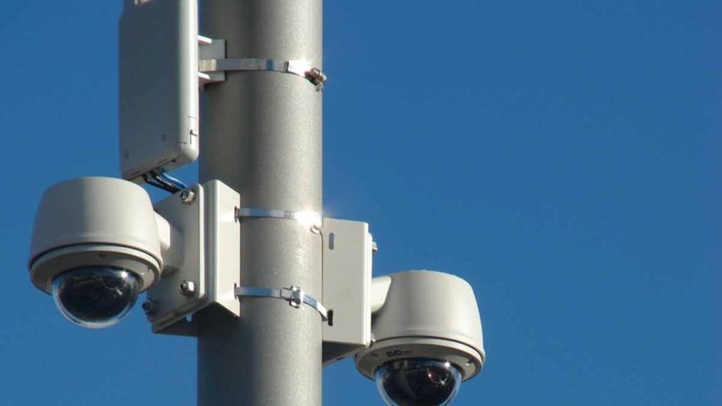 Security cameras on the move - ABC News