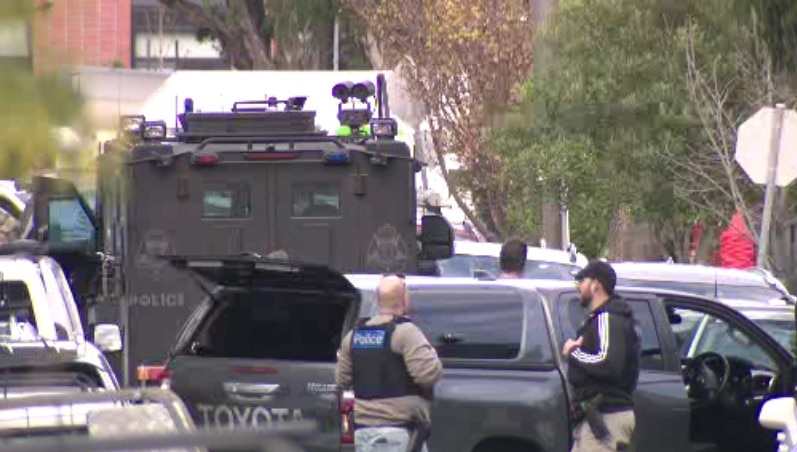 Armoured police vehicle deployed to siege in Spotswood in Melbourne's ...