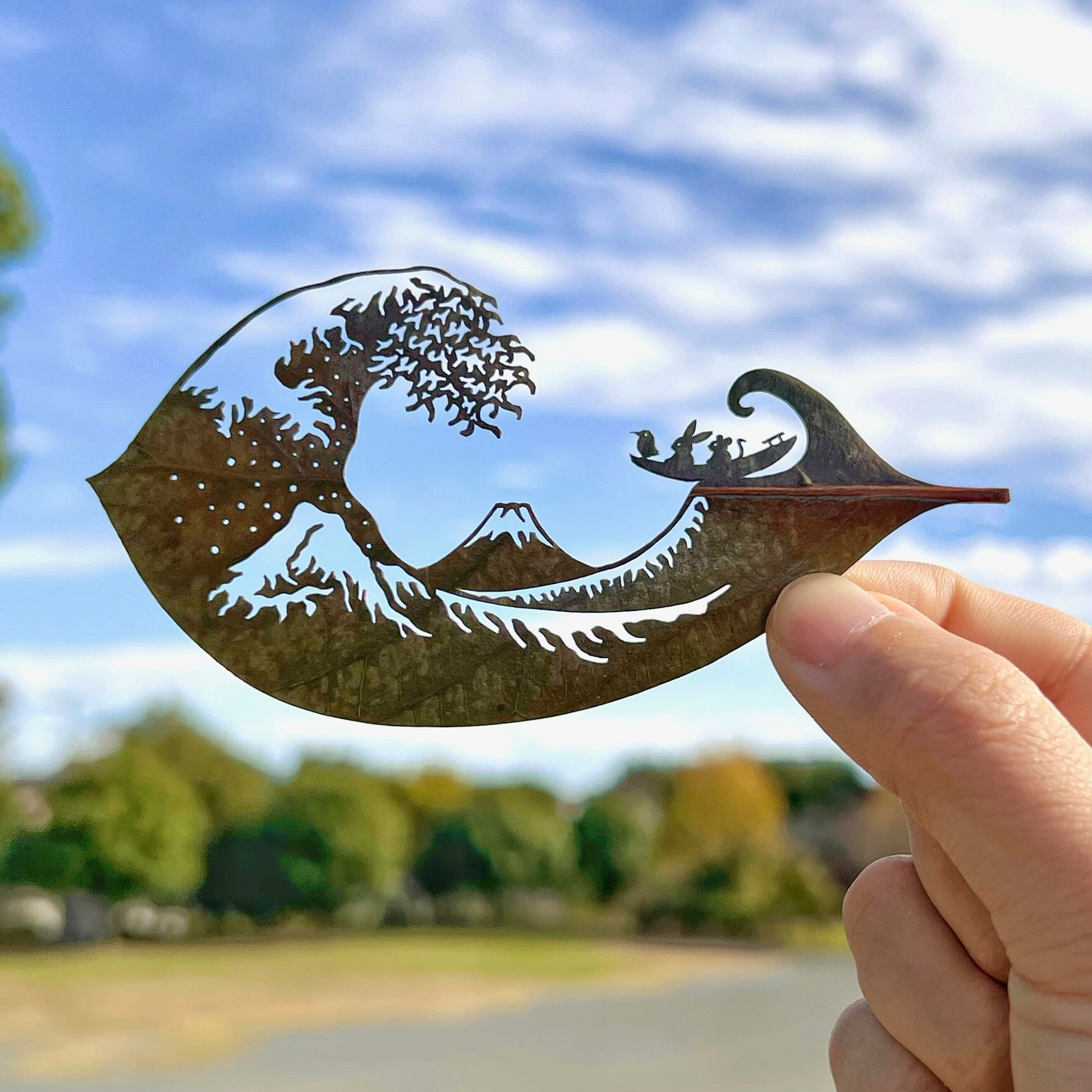 Japanese artist Lito creates intricate leaf art inspired by ukiyo-e ...