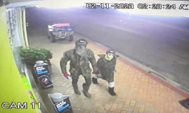 NZ police release CCTV footage believed to show fugitive Tom Phillips ...