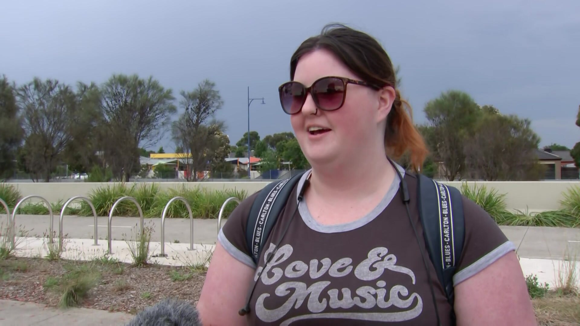 V/Line strike halts Victoria's regional rail network, leaving thousands ...