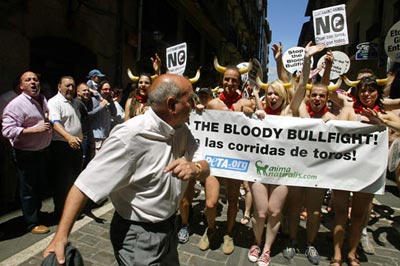 Nude protest targets Pamplona bull run - ABC News