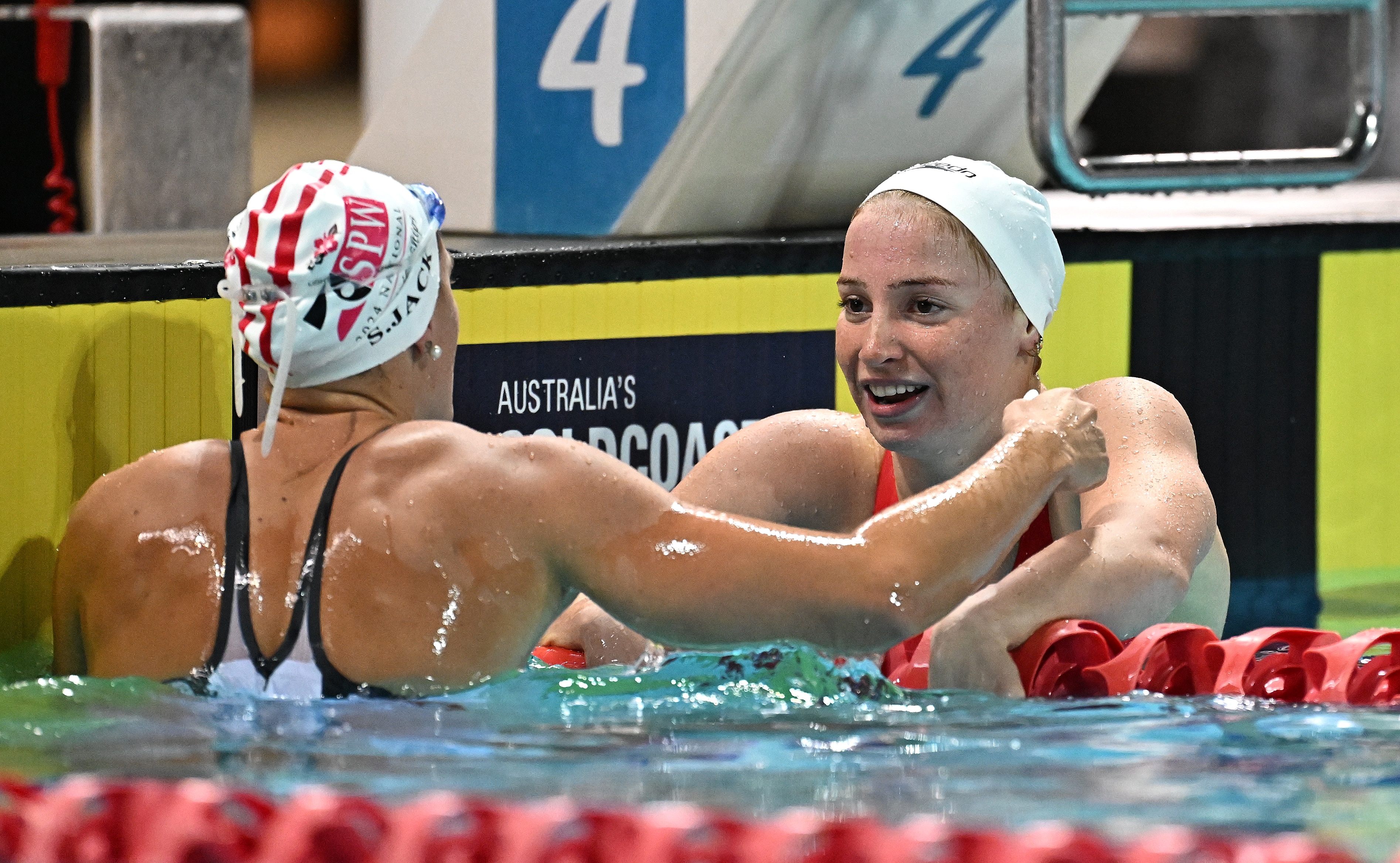 Mollie O'Callaghan beats Ariarne Titmus to win 200m freestyle title at ...