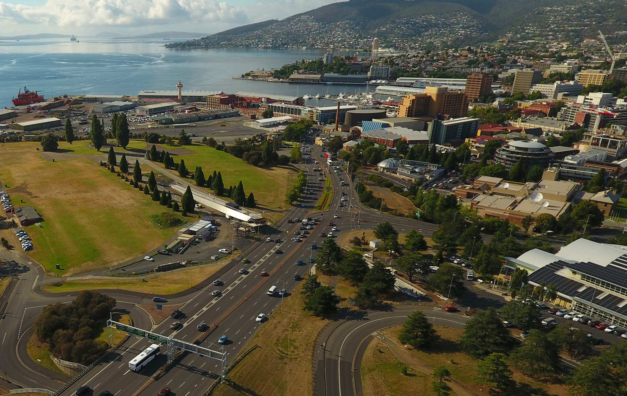 Hobart's Bridge of Remembrance span going ahead after two-month delay ...