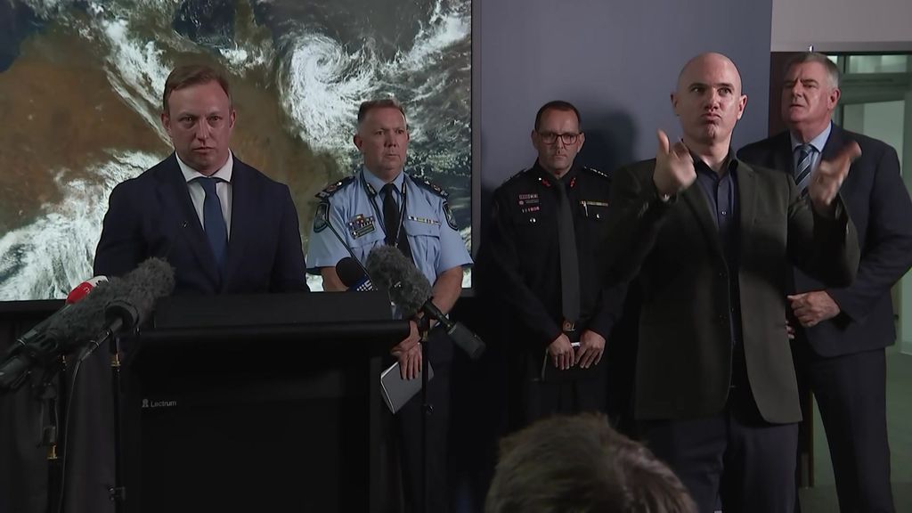 Steven Miles defers questions on Labor leadership - ABC News