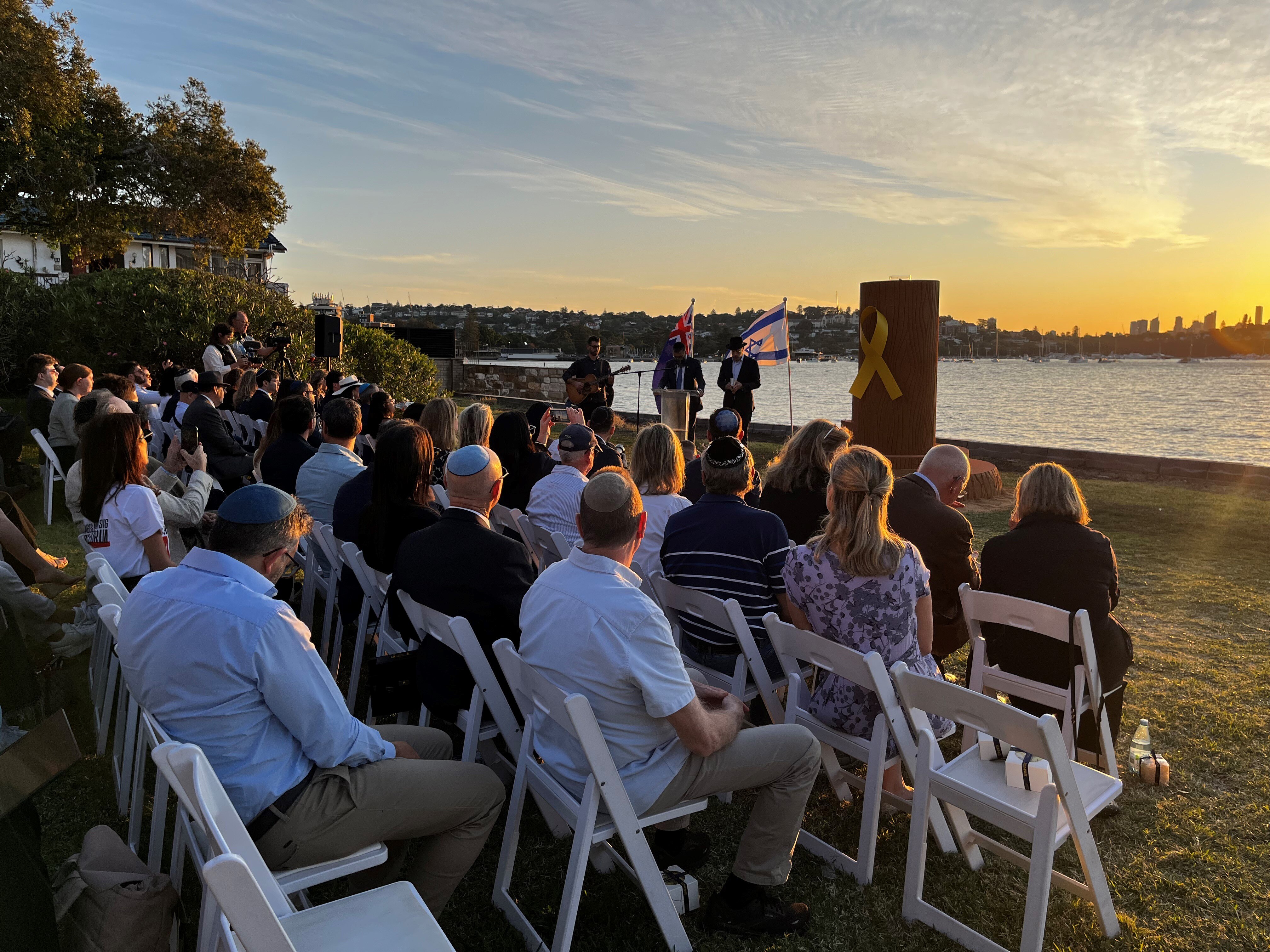 Vigils across Australia to remember those killed on October 7 - ABC listen