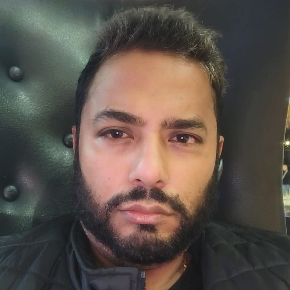 Queen's corgis Muick and Sandy and Fell pony Emma welcome her home to ...