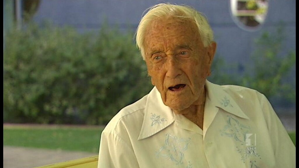 97-year-old Perth actor still treading the boards - ABC News