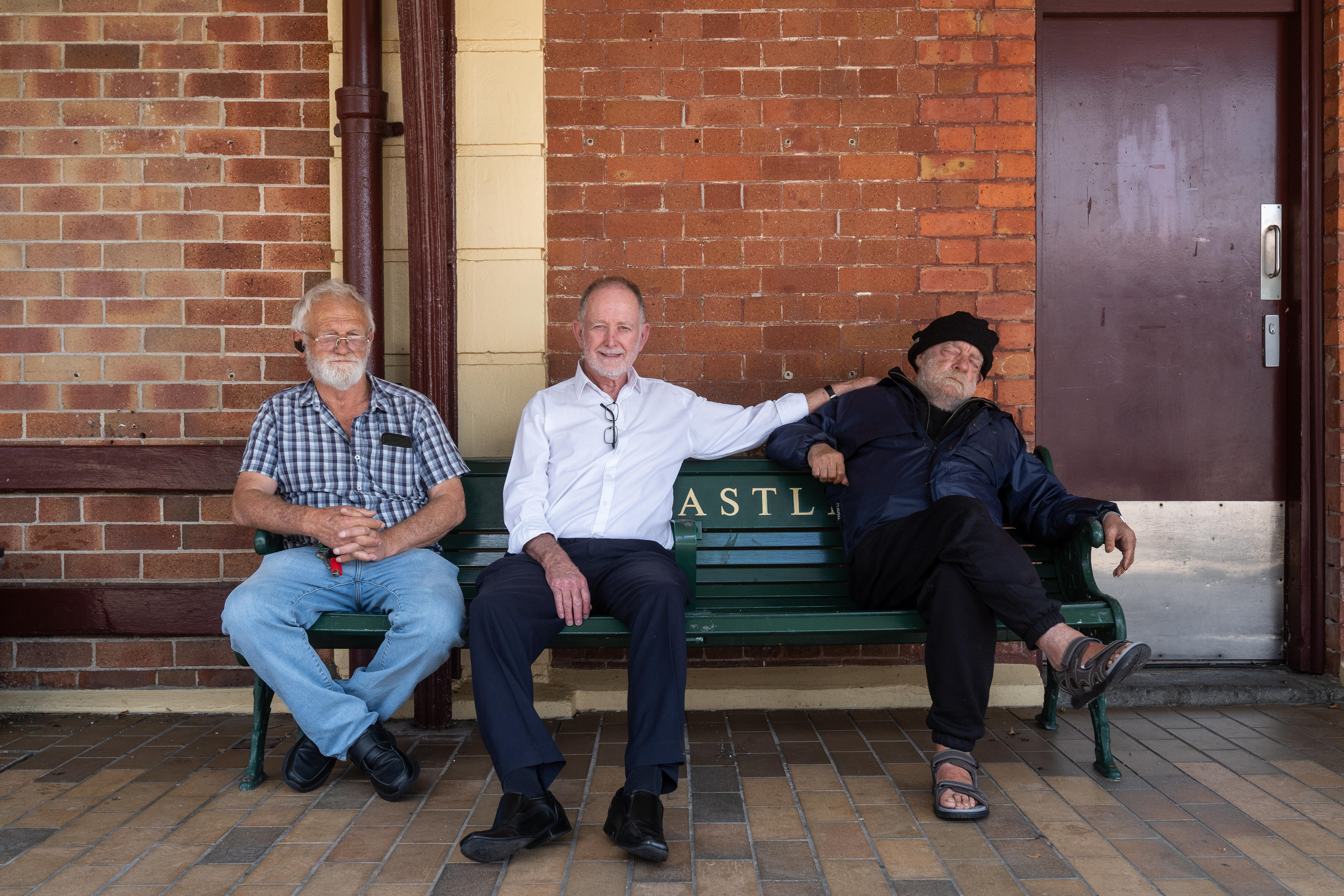 Vietnam veteran receives war medals after decades of being homeless in ...