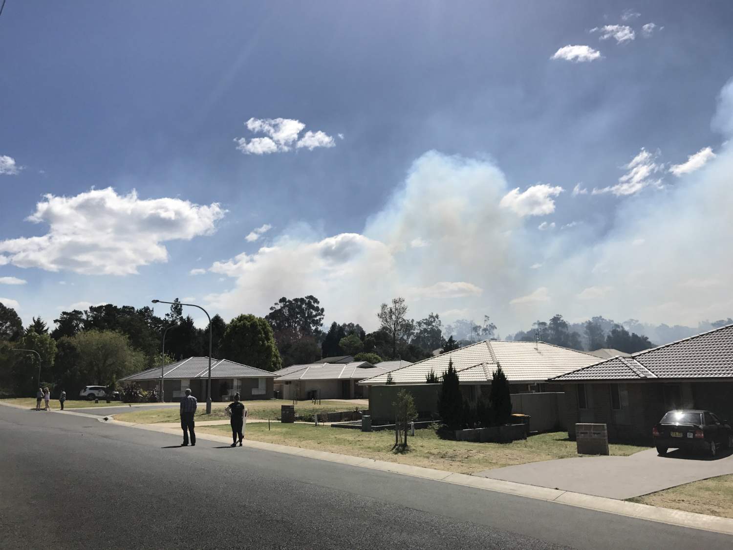 Nowra bushfire: Blaze that threatened properties on NSW south coast now ...