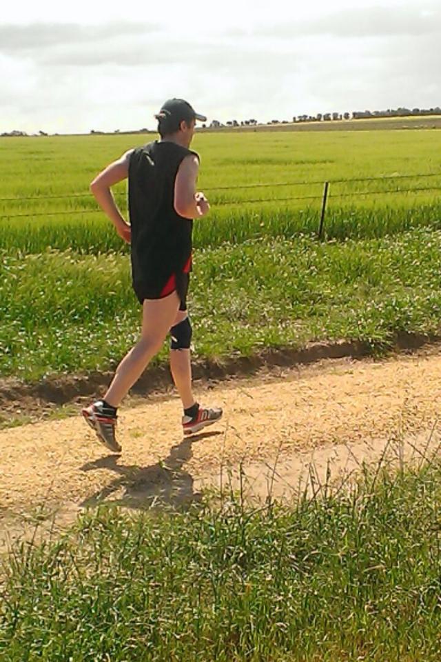 Seven marathons in seven days: Adelaide father Simon Trott inspired by ...