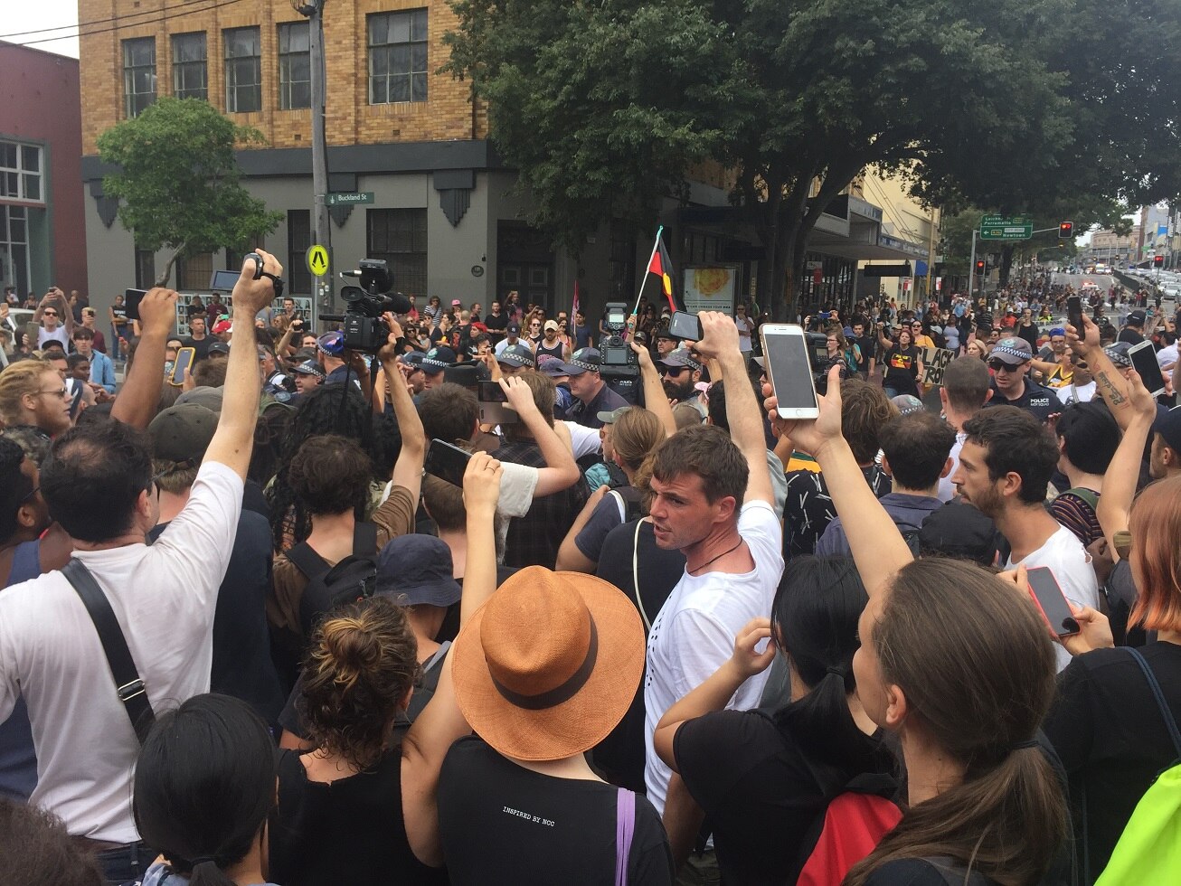 Australia Day: Clashes between police and protesters erupt at Sydney ...