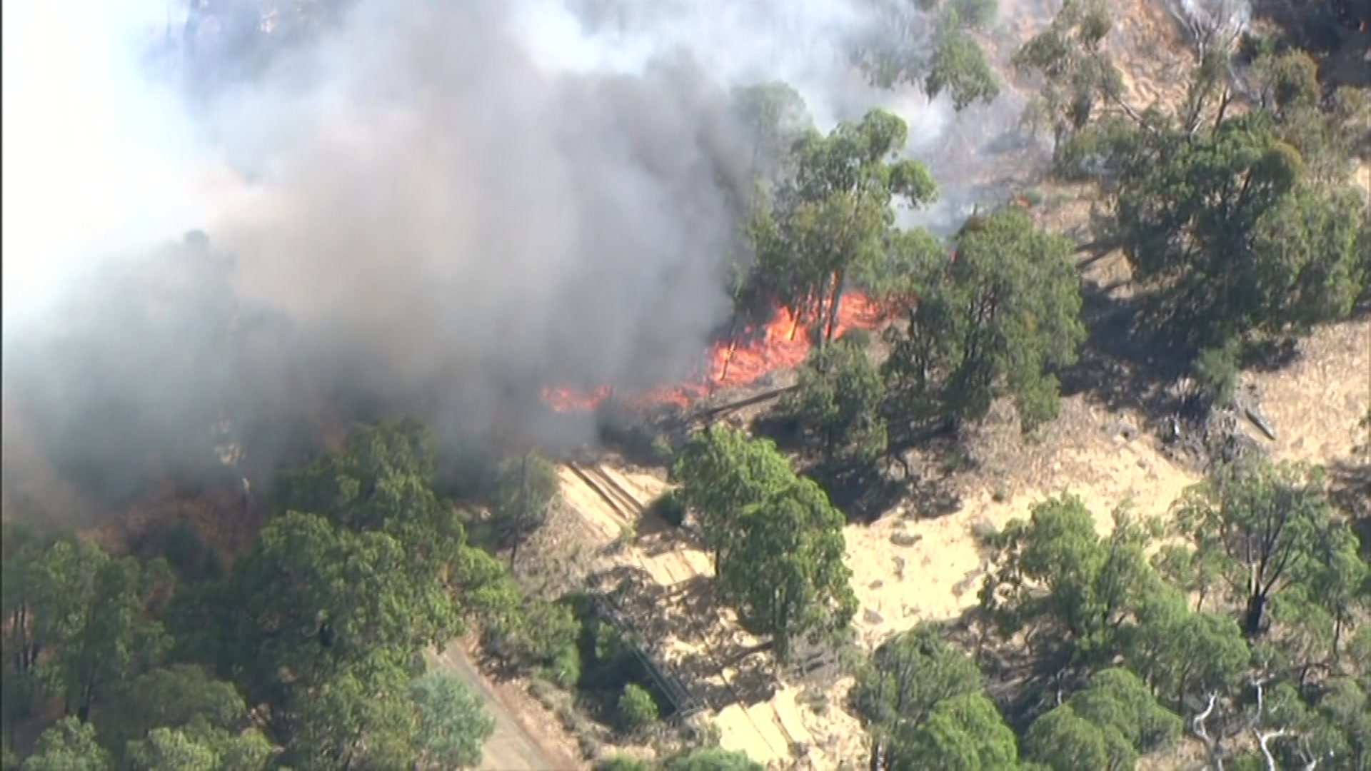 Bushfire warning for Bullsbrook in Perth's north-east downgraded to ...