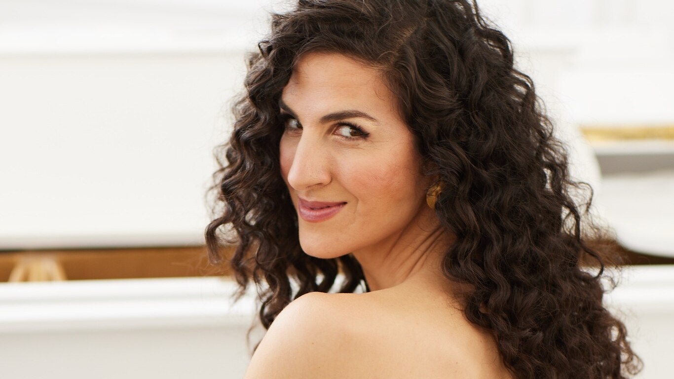 Laila Sings The Standards - ABC listen