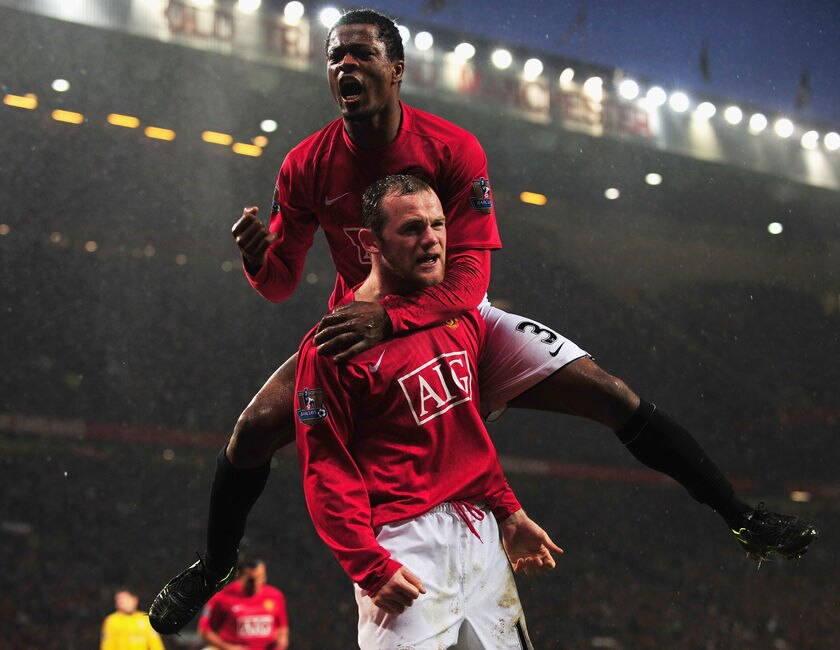 Evra signs new United deal - ABC News