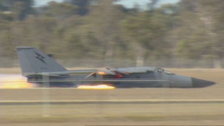 Emergency landing crew backs F-111s - ABC News