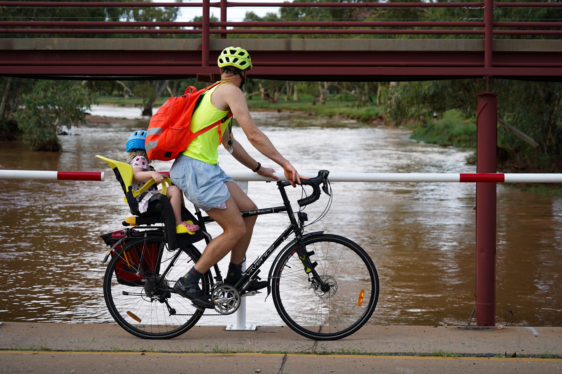 Alice Springs' usually dry Todd River flowing strong thanks to rain ...