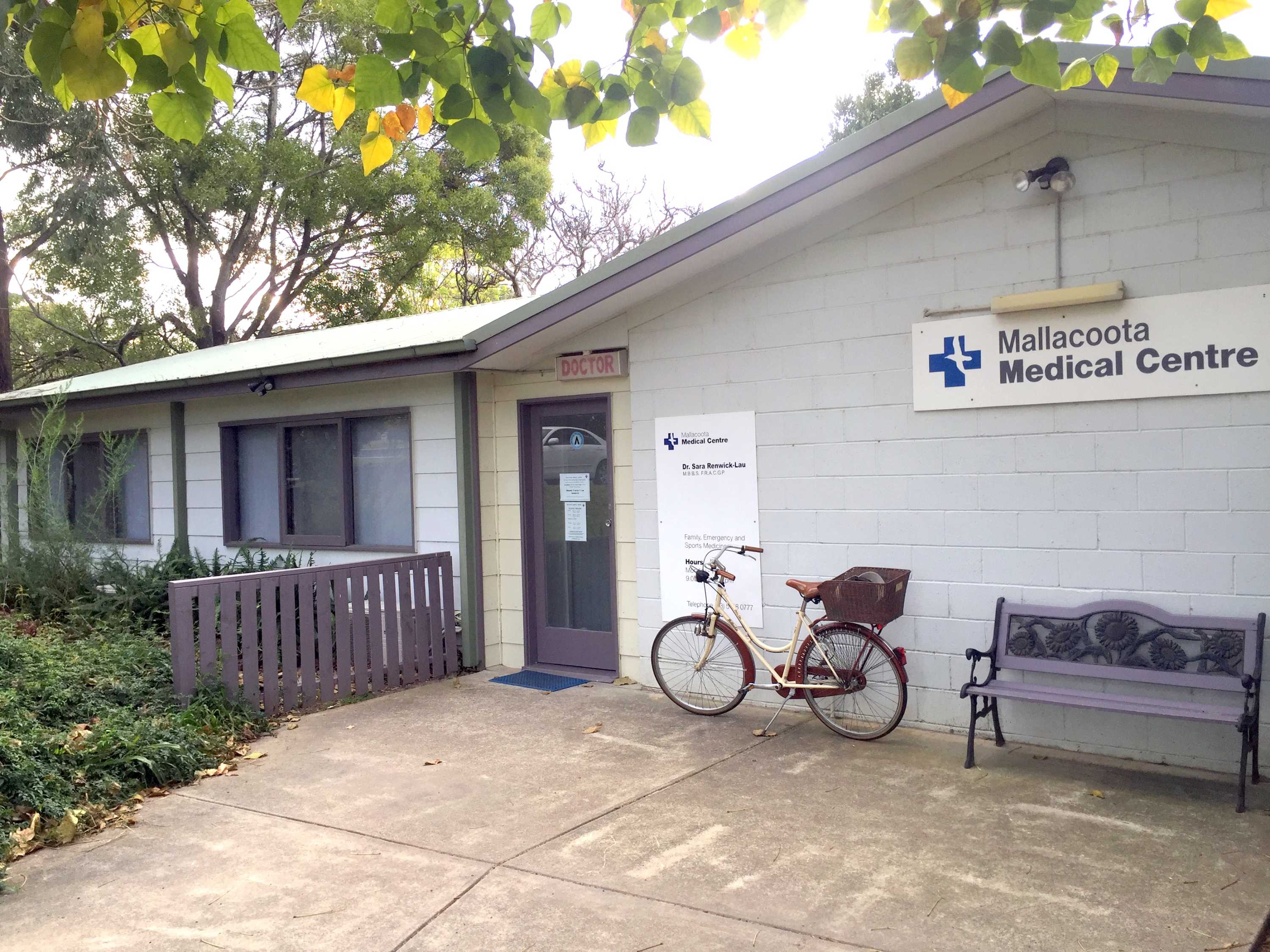 Mallacoota searches for its own doctor - ABC listen