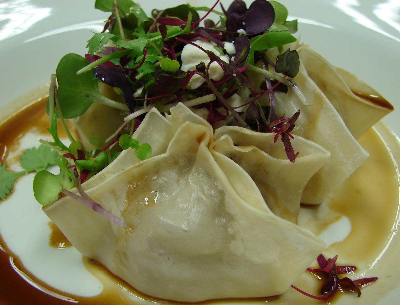 Caramelised pork dumplings - ABC News