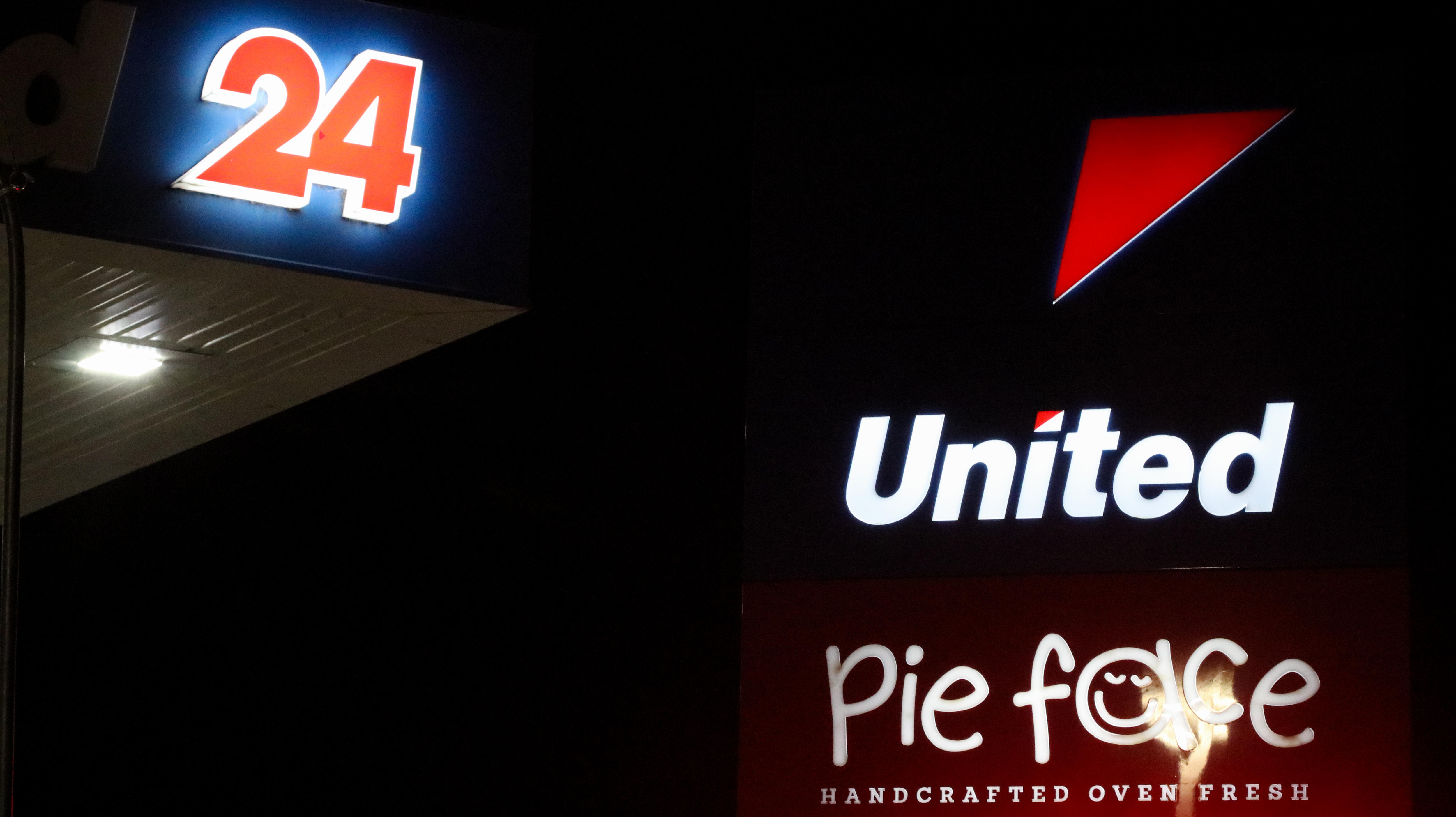 Inside the service station war that started over a meat pie - ABC News