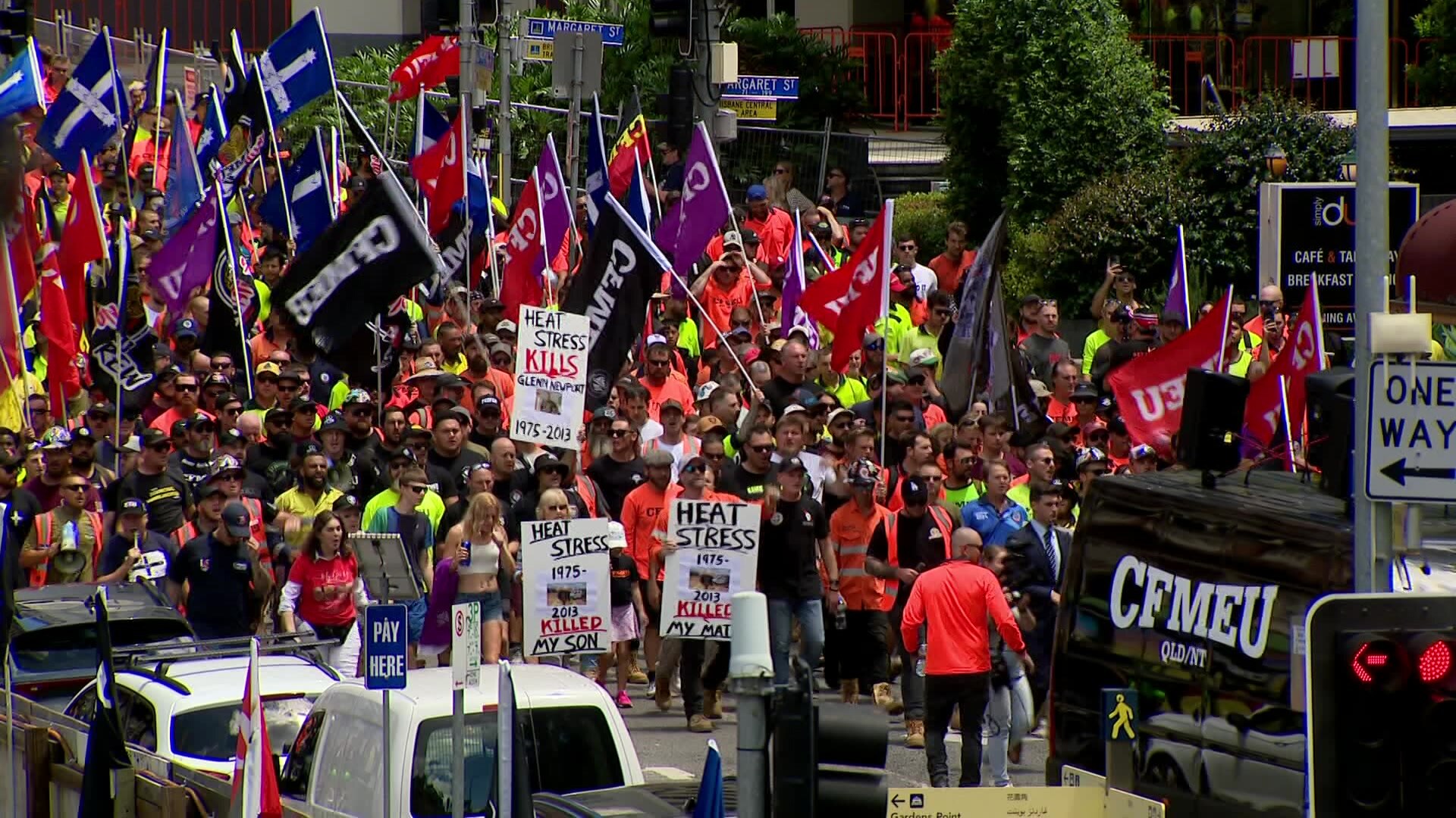 Thousands of CFMEU members protest in Brisbane over working conditions ...