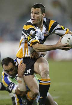 Raiders escape from Tigers - ABC News