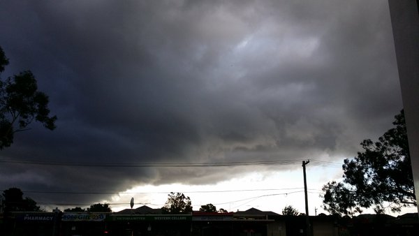Victoria weather: Strong winds hit Melbourne, southern parts of state ...