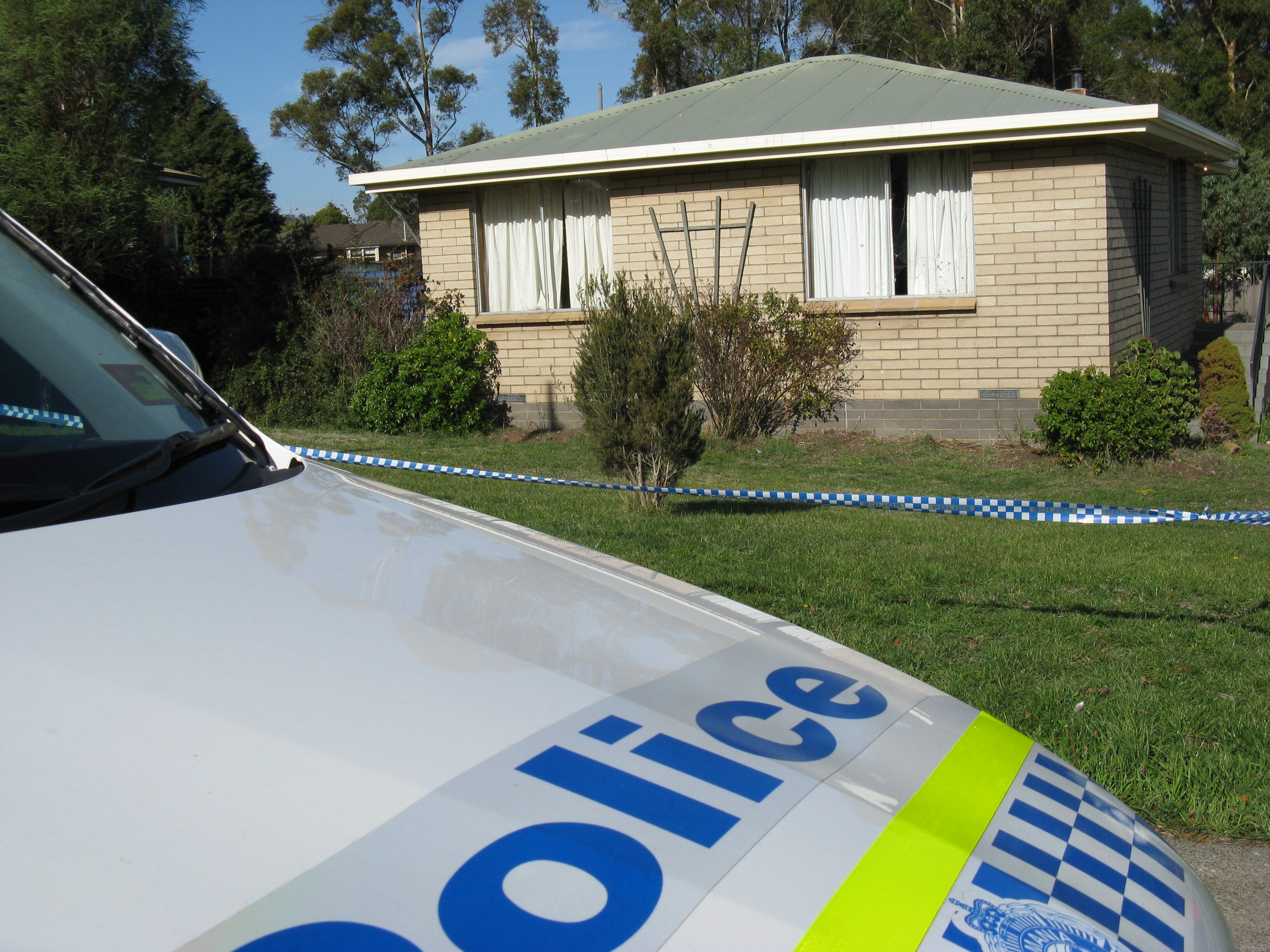 Shots fired at suburban house - ABC News