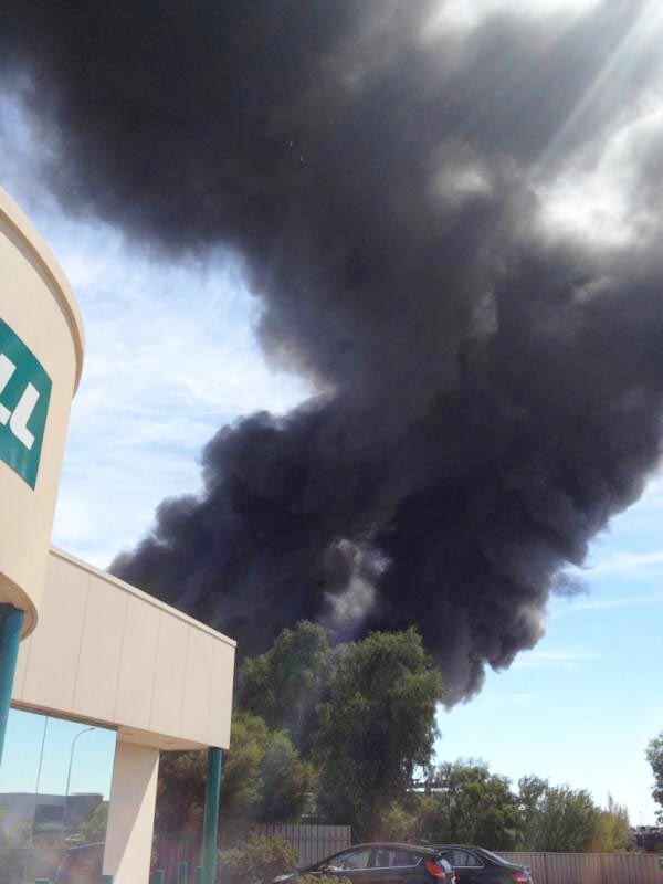 Fire blankets Adelaide in toxic smoke - ABC News