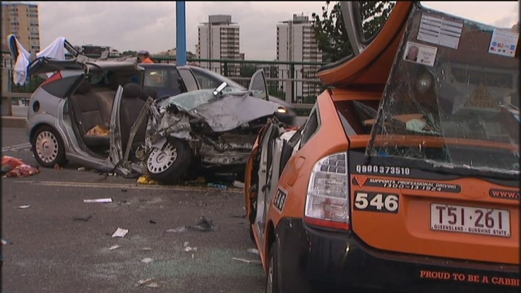 Traffic chaos after fatal crash on Story Bridge - ABC News