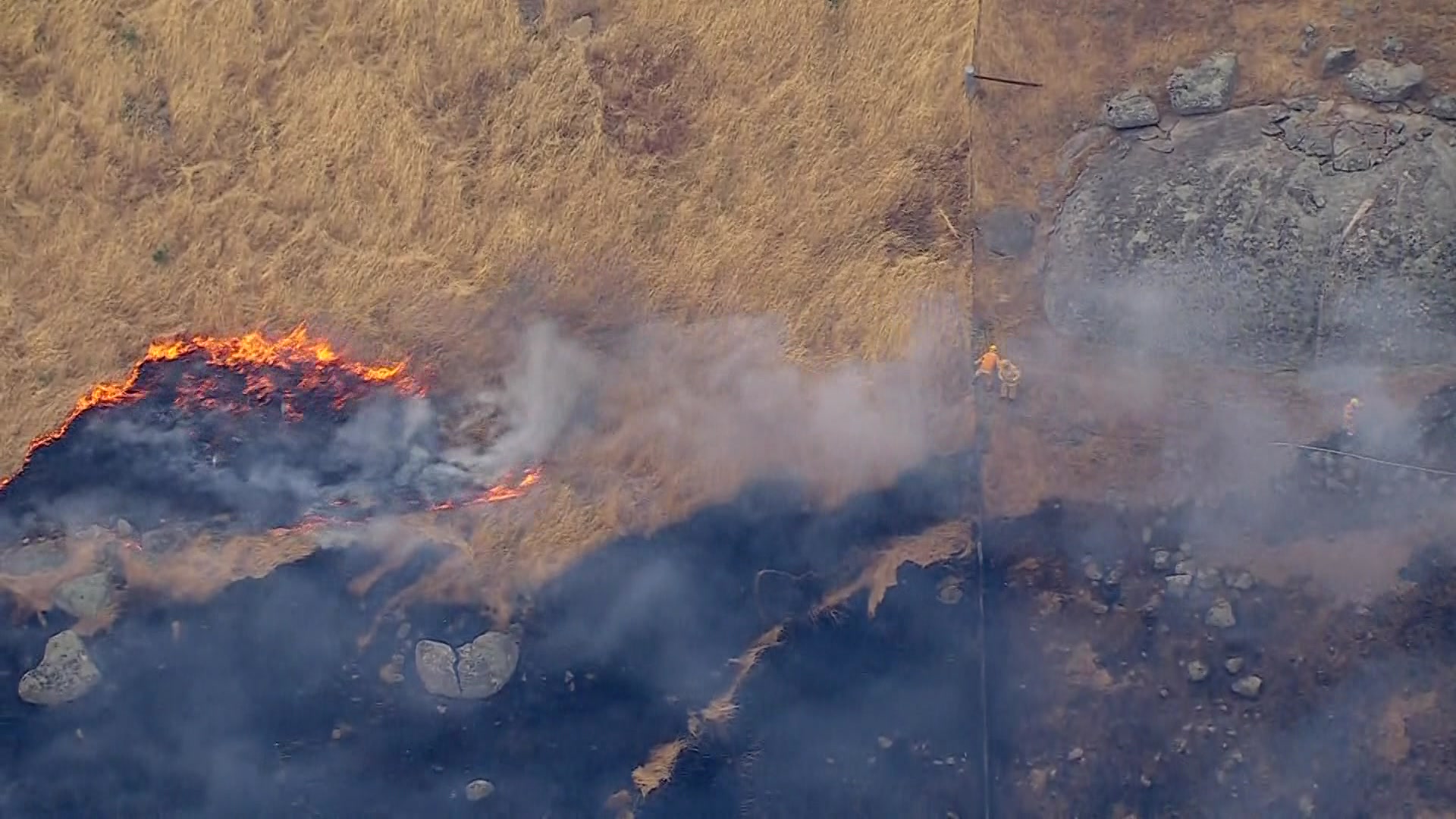 Aerial vision shows fires continuing to burn across Victoria - ABC News