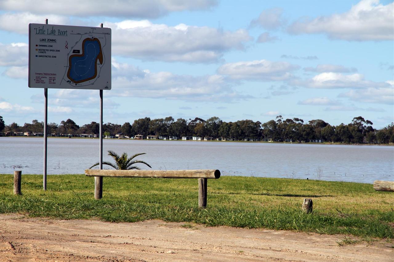 Boort residents warned of flood threat - ABC News