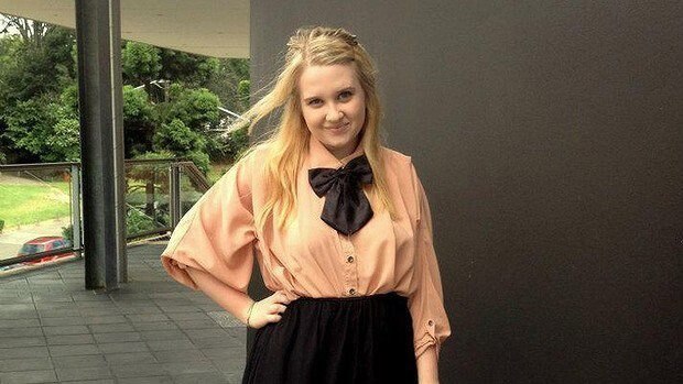 Teenage girl dies in Schoolies high rise fall - ABC News