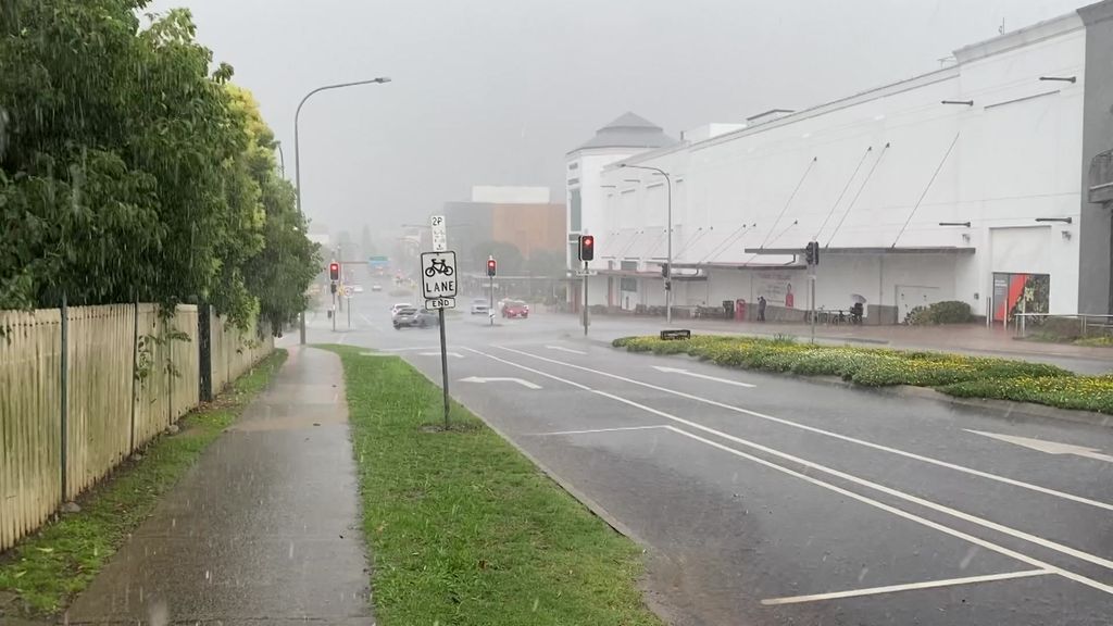Rainfall in Toowoomba's Margaret Street - ABC News
