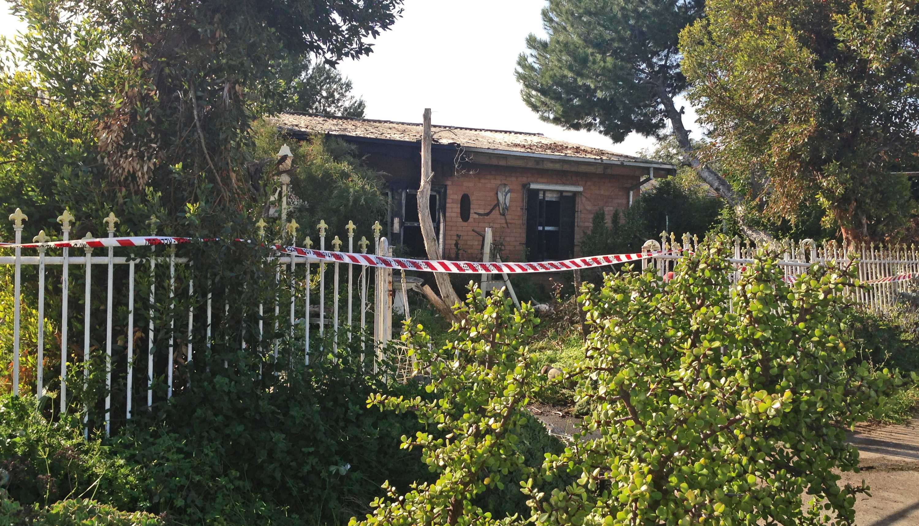 Elderly man dies in Taperoo house fire - ABC News