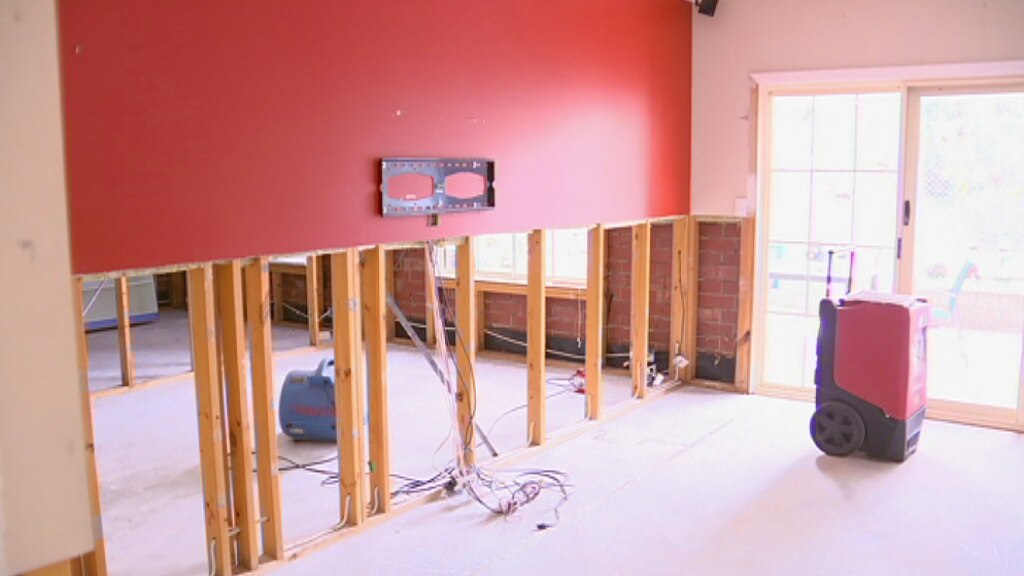 Burst water main in Paradise, in Adelaide's north-east, caused by ...