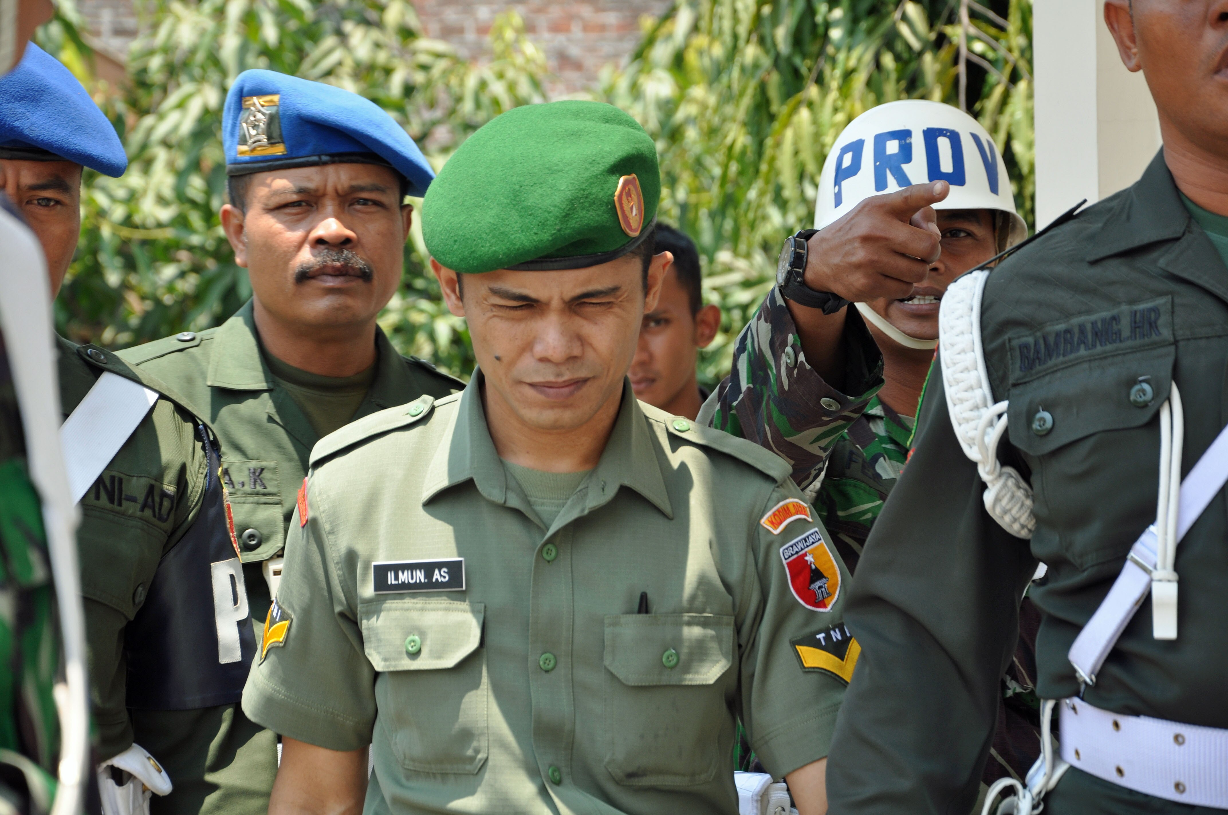 Indonesian soldier jailed for people smuggling - ABC News