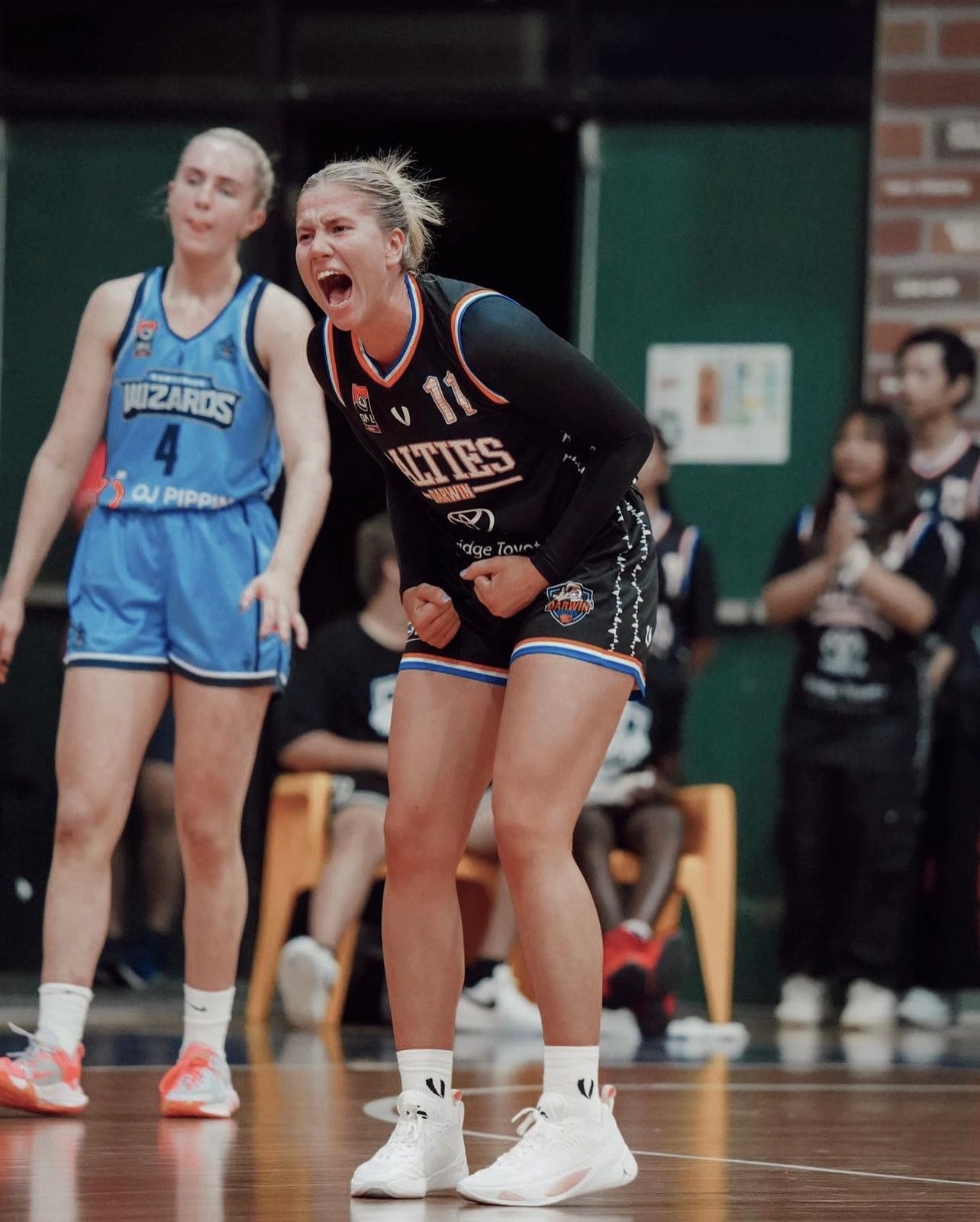 Darwin Salties star Ruby Porter gets snappy with late arriving fans ...