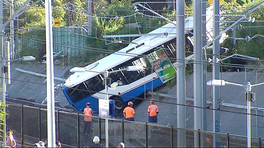 Runaway bus: Close call for Sydney commuters - ABC News