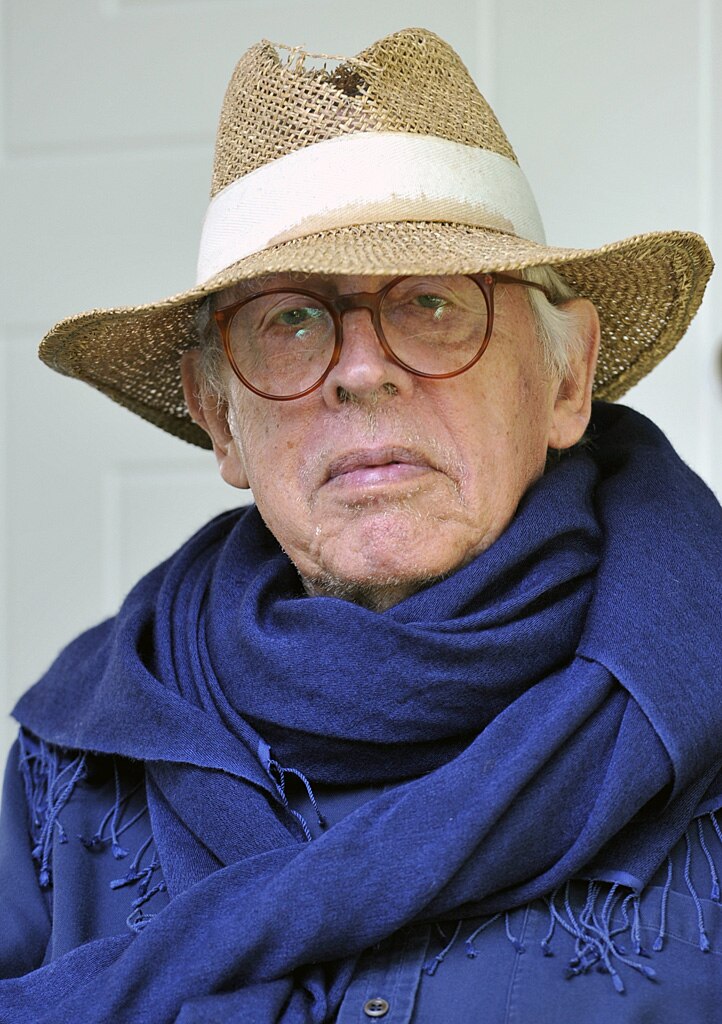 Carl Fredrik Reutersward, sculptor of iconic Non Violence knotted ...