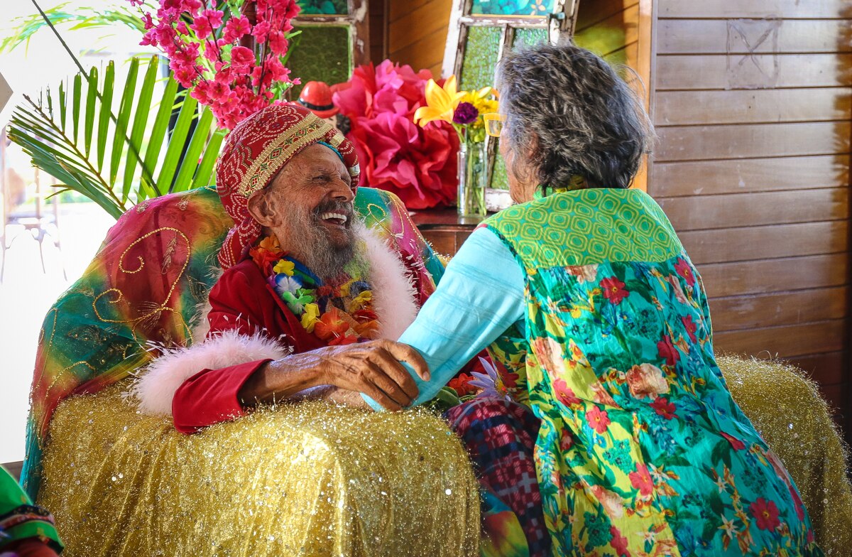 Living wake held in Byron Bay for original Australian hippie Beautiful ...