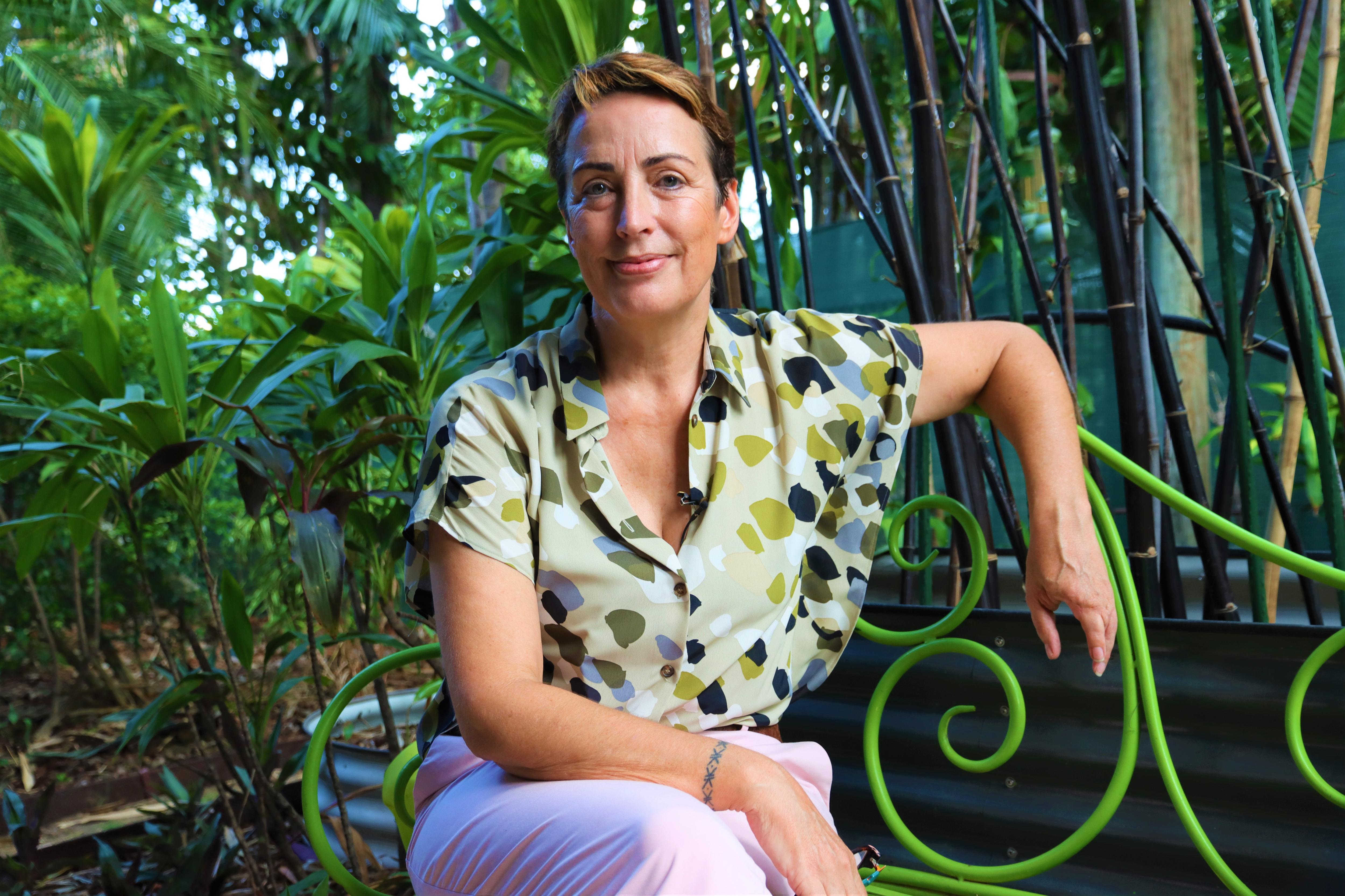 Northern Territory artist Kaye Strange opens exhibition of works ...