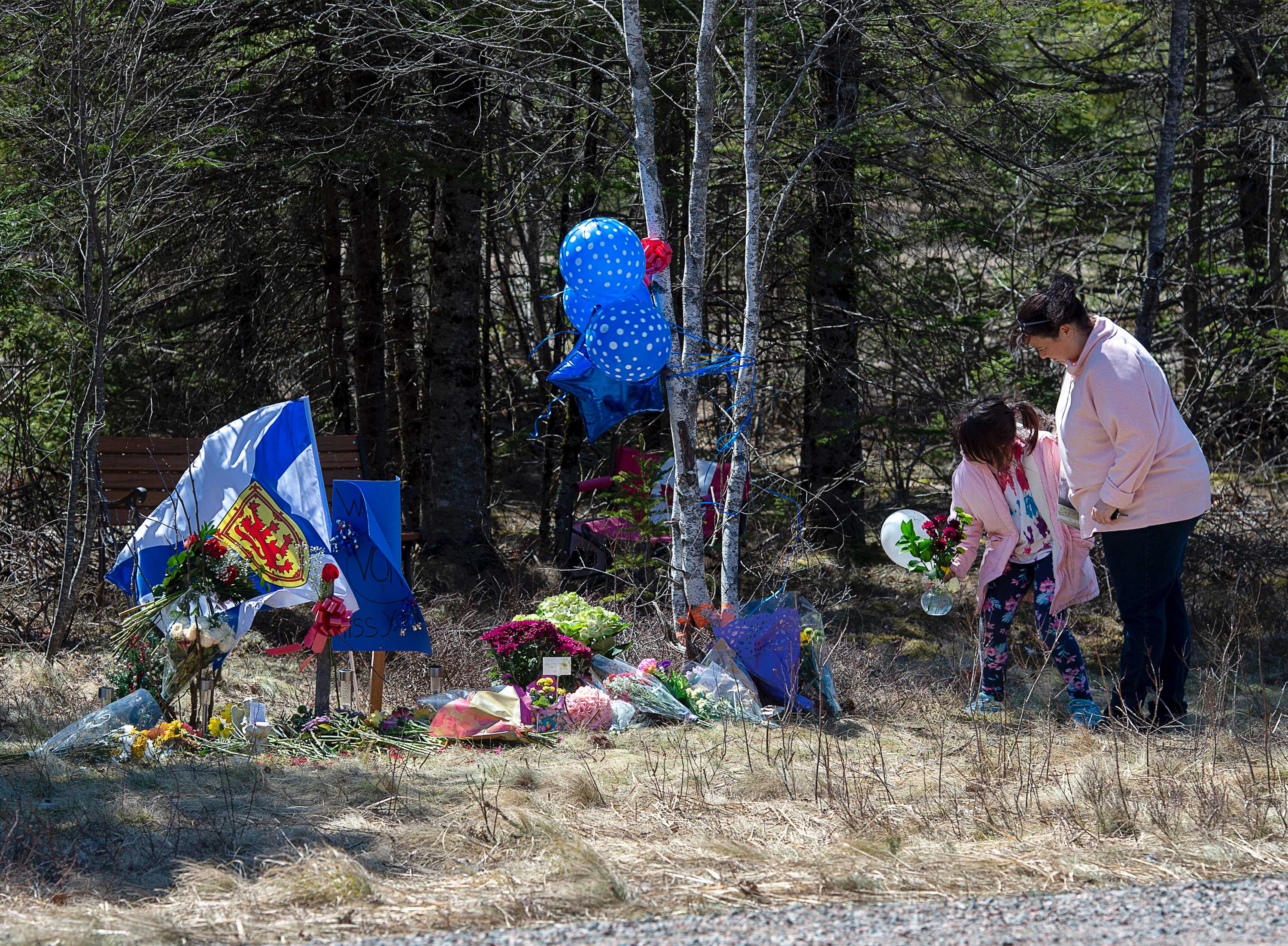 Canada's worst mass shooting death toll rises to 22 as police hunt for ...