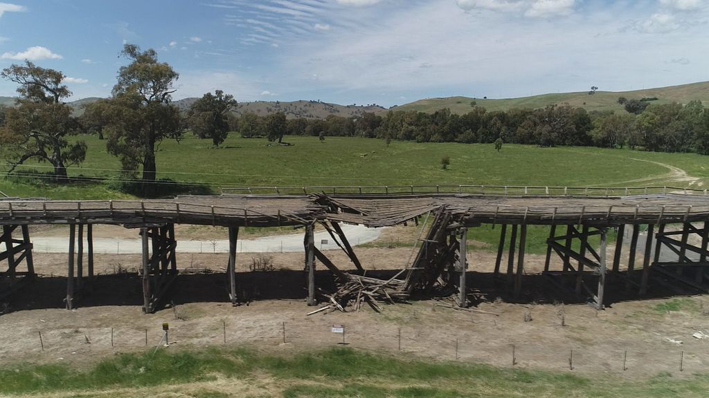 Gundagai farewells historic Prince Alfred Bridge after 125 years of ...